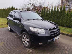 Black Hyundai Santa Fe 2006 in Klaipeda, with an engine capacity of 2.20 L and mileage of 279 thousand km for 999 €, photo  on AUTOMOTO.COM.LV