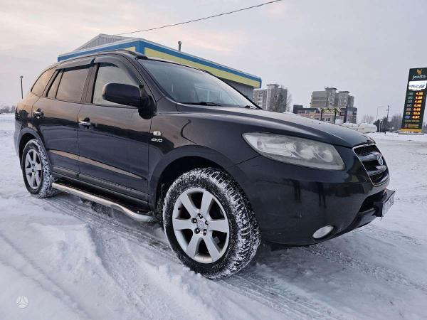 Black Hyundai Santa Fe 2006 in Kaunas, with an engine capacity of 2.20 L and mileage of 369 thousand km for 3650 €, photo 4 on AUTOMOTO.COM.LV