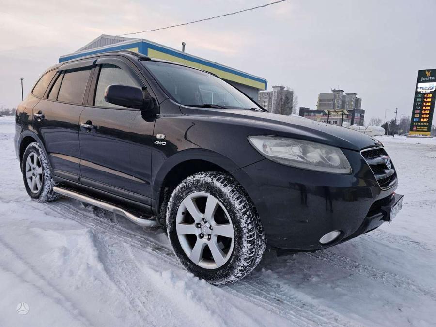 Black Hyundai Santa Fe 2006 in Kaunas, with an engine capacity of 2.20 L and mileage of 369 thousand km for 3650 €, photo 4 on AUTOMOTO.COM.LV