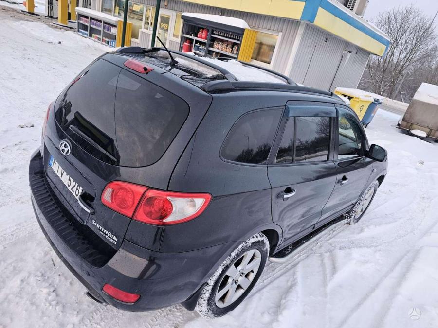 Black Hyundai Santa Fe 2006 in Kaunas, with an engine capacity of 2.20 L and mileage of 369 thousand km for 3650 €, photo 7 on AUTOMOTO.COM.LV