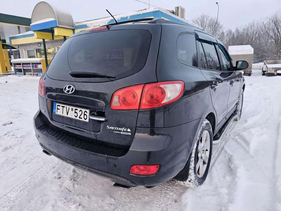 Black Hyundai Santa Fe 2006 in Kaunas, with an engine capacity of 2.20 L and mileage of 369 thousand km for 3650 €, photo 8 on AUTOMOTO.COM.LV