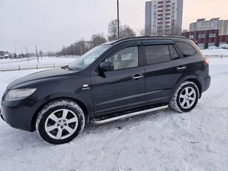 Black Hyundai Santa Fe 2006 in Kaunas, with an engine capacity of 2.20 L and mileage of 369 thousand km for 3650 €, photo 13 on AUTOMOTO.COM.LV