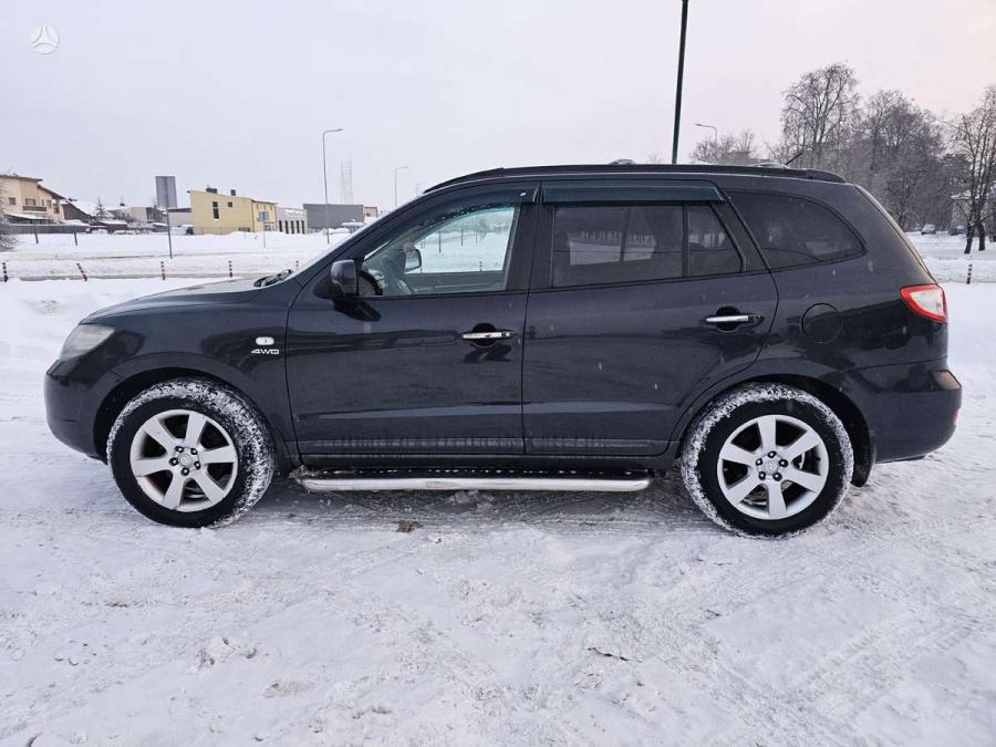 Black Hyundai Santa Fe 2006 in Kaunas, with an engine capacity of 2.20 L and mileage of 369 thousand km for 3650 €, photo 14 on AUTOMOTO.COM.LV