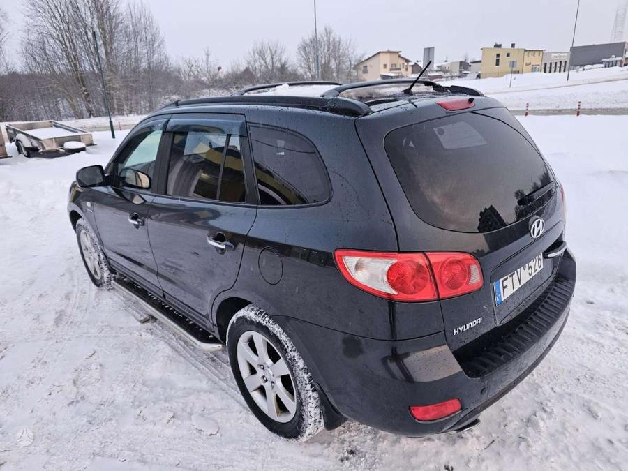 Black Hyundai Santa Fe 2006 in Kaunas, with an engine capacity of 2.20 L and mileage of 369 thousand km for 3650 €, photo 17 on AUTOMOTO.COM.LV