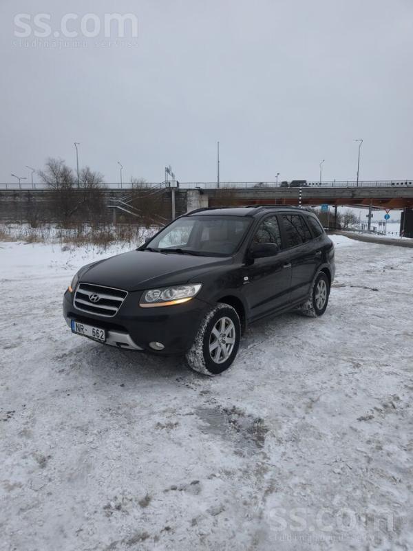 Melns Hyundai Santa Fe 2006 Rīga, ar dzinēja tilpumu 2.20 L un nobraukumu 342 tūkst. km par 4450 €, foto 1 vietnē AUTOMOTO.COM.LV