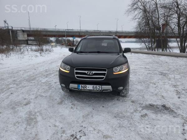 Melns Hyundai Santa Fe 2006 Rīga, ar dzinēja tilpumu 2.20 L un nobraukumu 342 tūkst. km par 4450 €, foto 6 vietnē AUTOMOTO.COM.LV