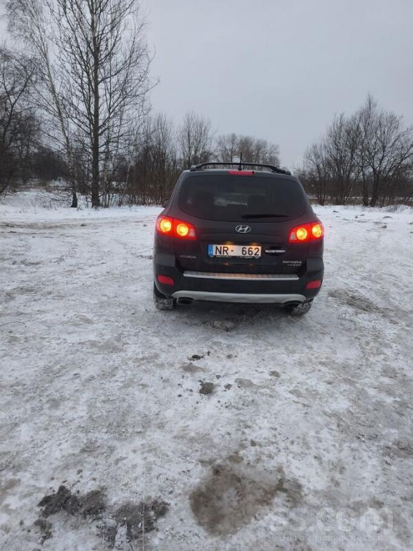 Melns Hyundai Santa Fe 2006 Rīga, ar dzinēja tilpumu 2.20 L un nobraukumu 342 tūkst. km par 4450 €, foto 8 vietnē AUTOMOTO.COM.LV
