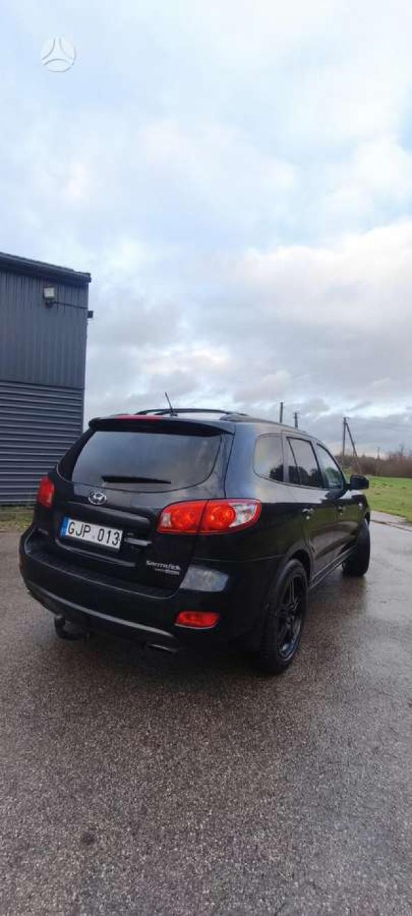 Black Hyundai Santa Fe 2006 in Kaunas, with an engine capacity of 1.99 L and mileage of 360 thousand km for 3200 €, photo 2 on AUTOMOTO.COM.LV