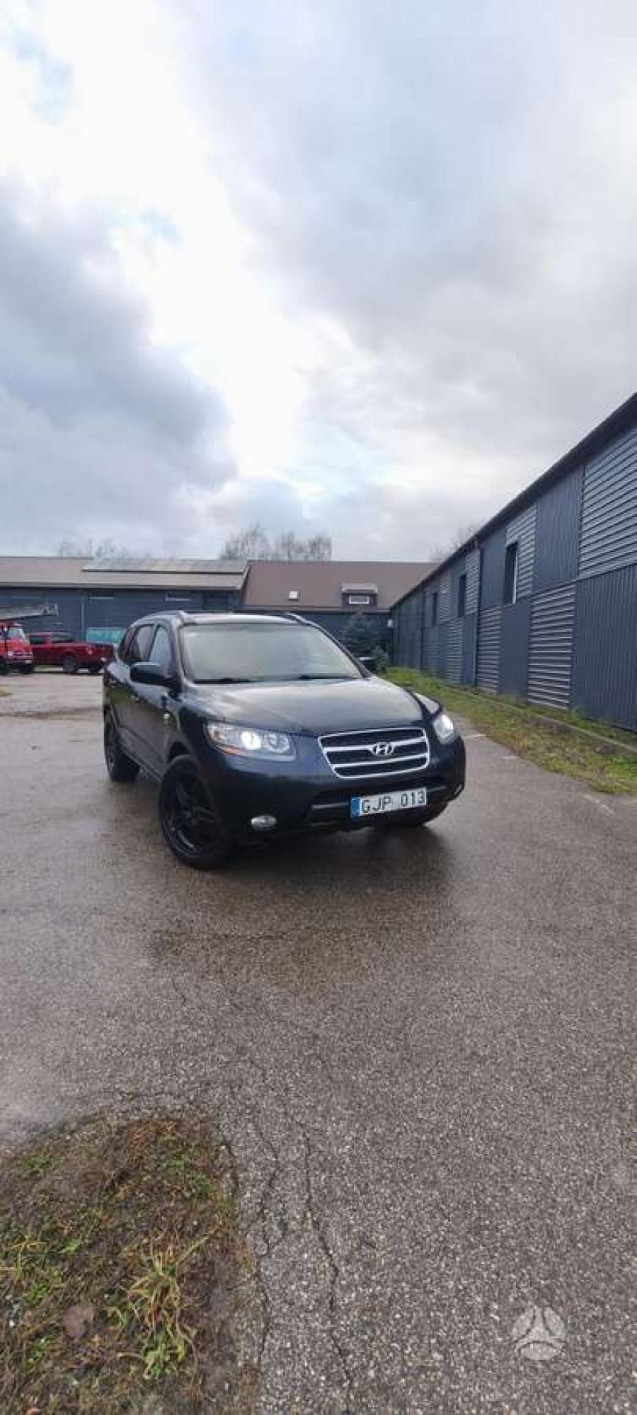 Melns Hyundai Santa Fe 2006 Kauņa, ar dzinēja tilpumu 1.99 L un nobraukumu 360 tūkst. km par 3200 €, foto 4 vietnē AUTOMOTO.COM.LV