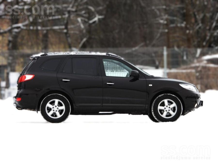 Black Hyundai Santa Fe 2006 in Riga, with an engine capacity of 2.20 L and mileage of 344 thousand km for 4900 €, photo 4 on AUTOMOTO.COM.LV