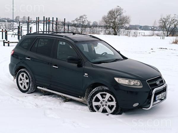 Melns Hyundai Santa Fe 2006 Rīga, ar dzinēja tilpumu 2.20 L un nobraukumu 318 tūkst. km par 3100 €, foto 1 vietnē AUTOMOTO.COM.LV
