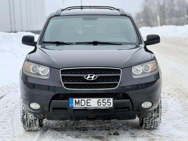 Black Hyundai Santa Fe 2006 in Vilnius, with an engine capacity of 2.18 L and mileage of 284 thousand km for 3100 €, photo 2 on AUTOMOTO.COM.LV
