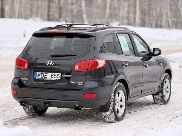 Black Hyundai Santa Fe 2006 in Vilnius, with an engine capacity of 2.18 L and mileage of 284 thousand km for 3100 €, photo 6 on AUTOMOTO.COM.LV