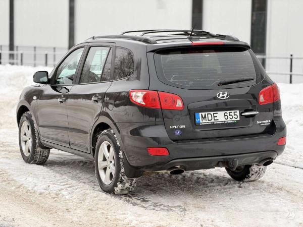 Black Hyundai Santa Fe 2006 in Vilnius, with an engine capacity of 2.18 L and mileage of 284 thousand km for 3100 €, photo 8 on AUTOMOTO.COM.LV
