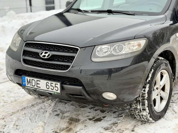 Black Hyundai Santa Fe 2006 in Vilnius, with an engine capacity of 2.18 L and mileage of 284 thousand km for 3100 €, photo 10 on AUTOMOTO.COM.LV