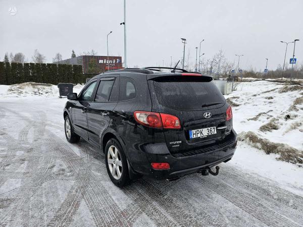 Melns Hyundai Santa Fe 2006 Viļņa, ar dzinēja tilpumu 2.19 L un nobraukumu 296 tūkst. km par 3890 €, foto 3 vietnē AUTOMOTO.COM.LV