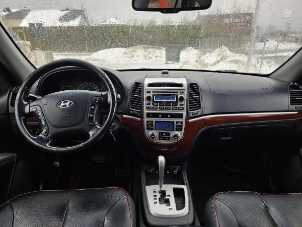 Melns Hyundai Santa Fe 2006 Viļņa, ar dzinēja tilpumu 2.19 L un nobraukumu 296 tūkst. km par 3890 €, foto 5 vietnē AUTOMOTO.COM.LV