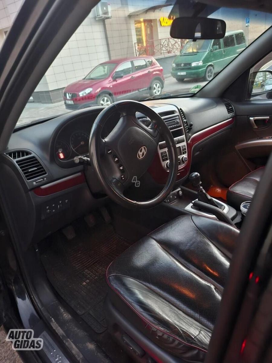Melns Hyundai Santa Fe 2006 Šilalė, ar dzinēja tilpumu 2.20 L un nobraukumu 305 tūkst. km par 2650 €, foto 6 vietnē AUTOMOTO.COM.LV