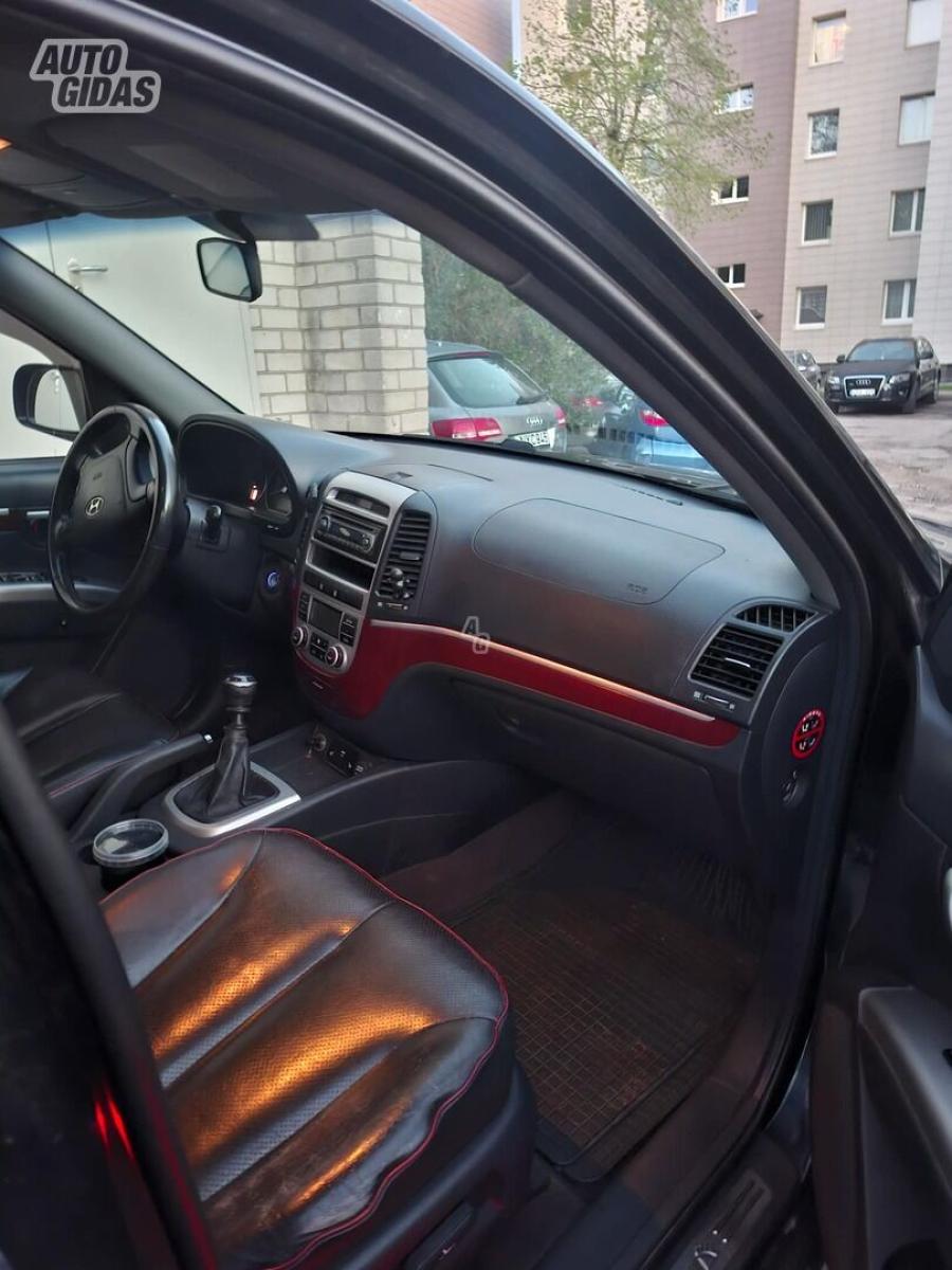 Melns Hyundai Santa Fe 2006 Šilalė, ar dzinēja tilpumu 2.20 L un nobraukumu 305 tūkst. km par 2650 €, foto 8 vietnē AUTOMOTO.COM.LV
