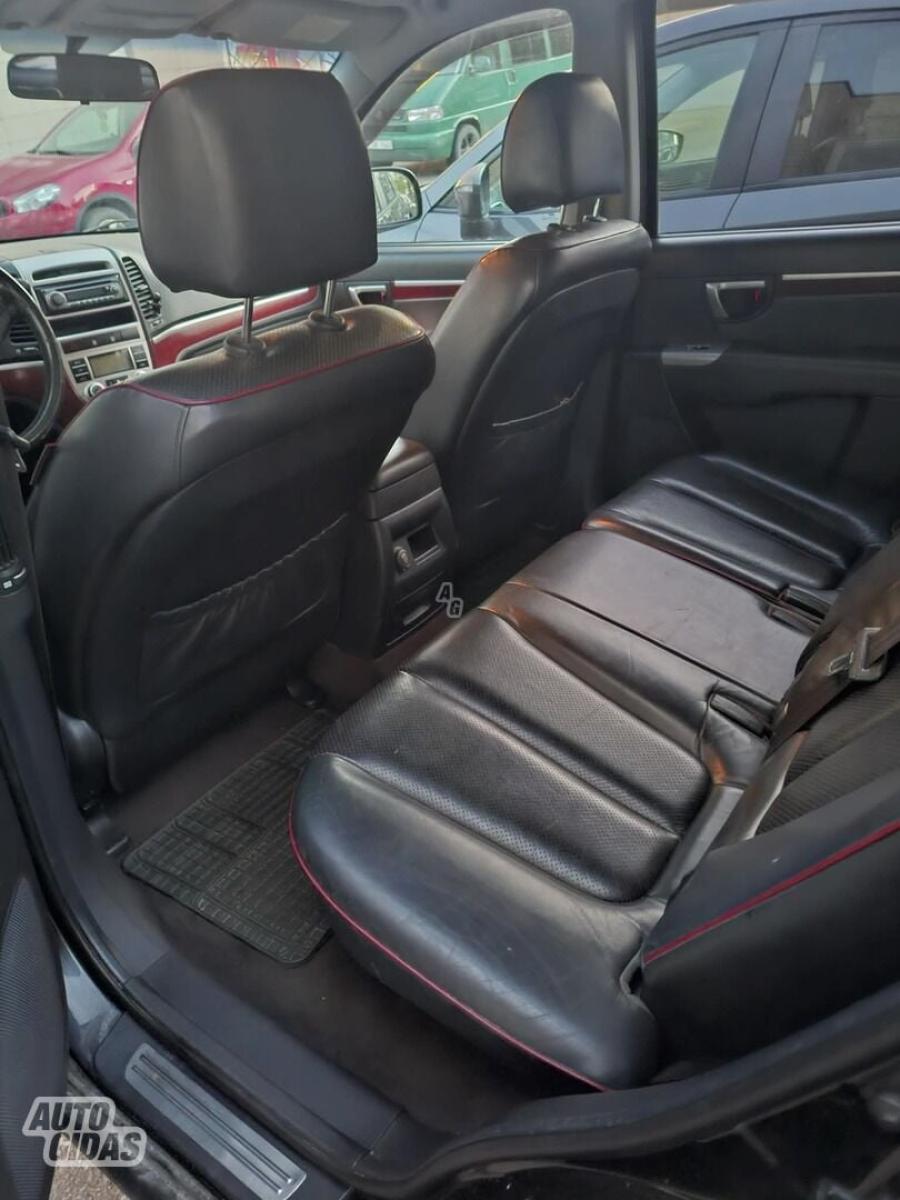 Melns Hyundai Santa Fe 2006 Šilalė, ar dzinēja tilpumu 2.20 L un nobraukumu 305 tūkst. km par 2650 €, foto 9 vietnē AUTOMOTO.COM.LV