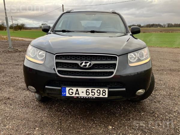 Melns Hyundai Santa Fe 2006 Talsi, ar dzinēja tilpumu 2.20 L un nobraukumu 275 tūkst. km par 3999 €, foto 7 vietnē AUTOMOTO.COM.LV