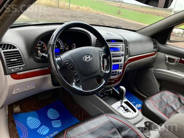 Melns Hyundai Santa Fe 2006 Talsi, ar dzinēja tilpumu 2.20 L un nobraukumu 275 tūkst. km par 3999 €, foto 10 vietnē AUTOMOTO.COM.LV