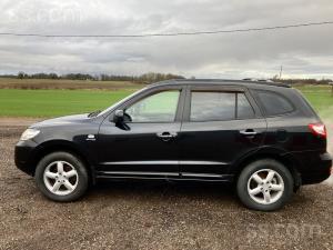 Black Hyundai Santa Fe 2006 in Talsi, with an engine capacity of 2.20 L and mileage of 275 thousand km for 3700 €, photo 6 on AUTOMOTO.COM.LV