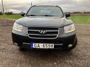 Black Hyundai Santa Fe 2006 in Talsi, with an engine capacity of 2.20 L and mileage of 275 thousand km for 3700 €, photo 8 on AUTOMOTO.COM.LV