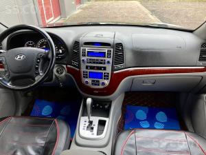 Black Hyundai Santa Fe 2006 in Talsi, with an engine capacity of 2.20 L and mileage of 275 thousand km for 3700 €, photo 14 on AUTOMOTO.COM.LV