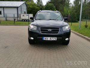 Black Hyundai Santa Fe 2006 in Kraslava, with an engine capacity of 2.20 L and mileage of 289 thousand km for 4350 €, photo  on AUTOMOTO.COM.LV