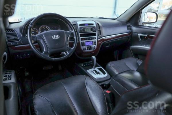 Black Hyundai Santa Fe 2006 in Riga, with an engine capacity of 2.20 L and mileage of 0 thousand km for 2995 €, photo 9 on AUTOMOTO.COM.LV