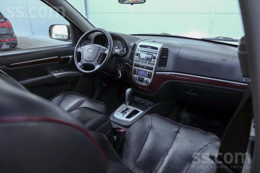Melns Hyundai Santa Fe 2006 Rīga, ar dzinēja tilpumu 2.20 L un nobraukumu 0 tūkst. km par 2995 €, foto 7 vietnē AUTOMOTO.COM.LV