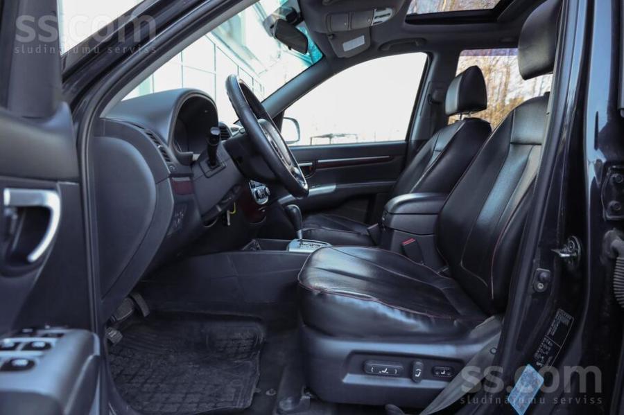 Melns Hyundai Santa Fe 2006 Rīga, ar dzinēja tilpumu 2.20 L un nobraukumu 0 tūkst. km par 2995 €, foto 8 vietnē AUTOMOTO.COM.LV