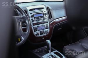 Melns Hyundai Santa Fe 2006 Rīga, ar dzinēja tilpumu 2.20 L un nobraukumu 0 tūkst. km par 2995 €, foto 11 vietnē AUTOMOTO.COM.LV