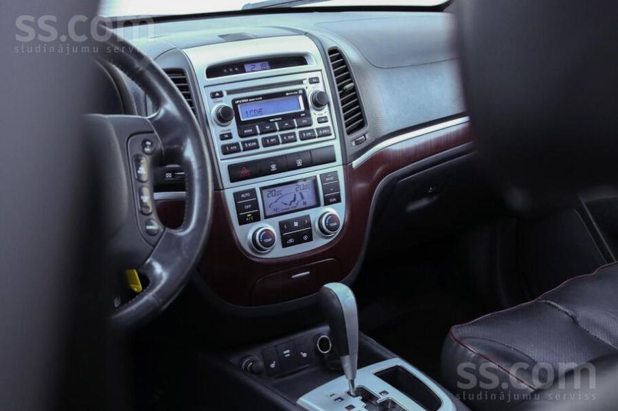 Melns Hyundai Santa Fe 2006 Rīga, ar dzinēja tilpumu 2.20 L un nobraukumu 0 tūkst. km par 2995 €, foto 11 vietnē AUTOMOTO.COM.LV