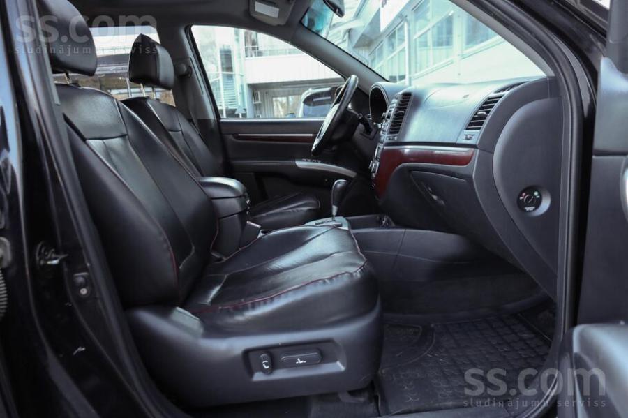Melns Hyundai Santa Fe 2006 Rīga, ar dzinēja tilpumu 2.20 L un nobraukumu 0 tūkst. km par 2995 €, foto 14 vietnē AUTOMOTO.COM.LV