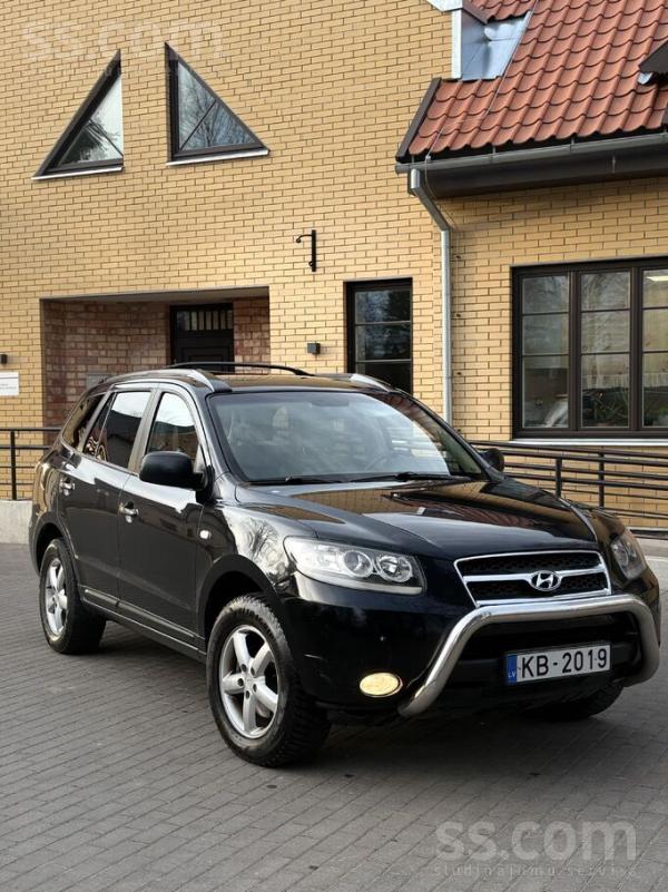 Melns Hyundai Santa Fe 2006 Kuldīga, ar dzinēja tilpumu 2.20 L un nobraukumu 0 tūkst. km par 4200 €, foto 1 vietnē AUTOMOTO.COM.LV