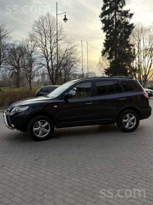 Melns Hyundai Santa Fe 2006 Kuldīga, ar dzinēja tilpumu 2.20 L un nobraukumu 0 tūkst. km par 4200 €, foto 3 vietnē AUTOMOTO.COM.LV