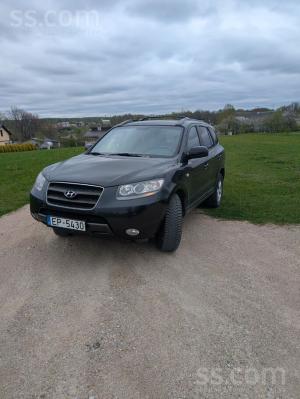 Black Hyundai Santa Fe 2006 in Cesis, with an engine capacity of 2.20 L and mileage of 420 thousand km for 4000 €, photo  on AUTOMOTO.COM.LV