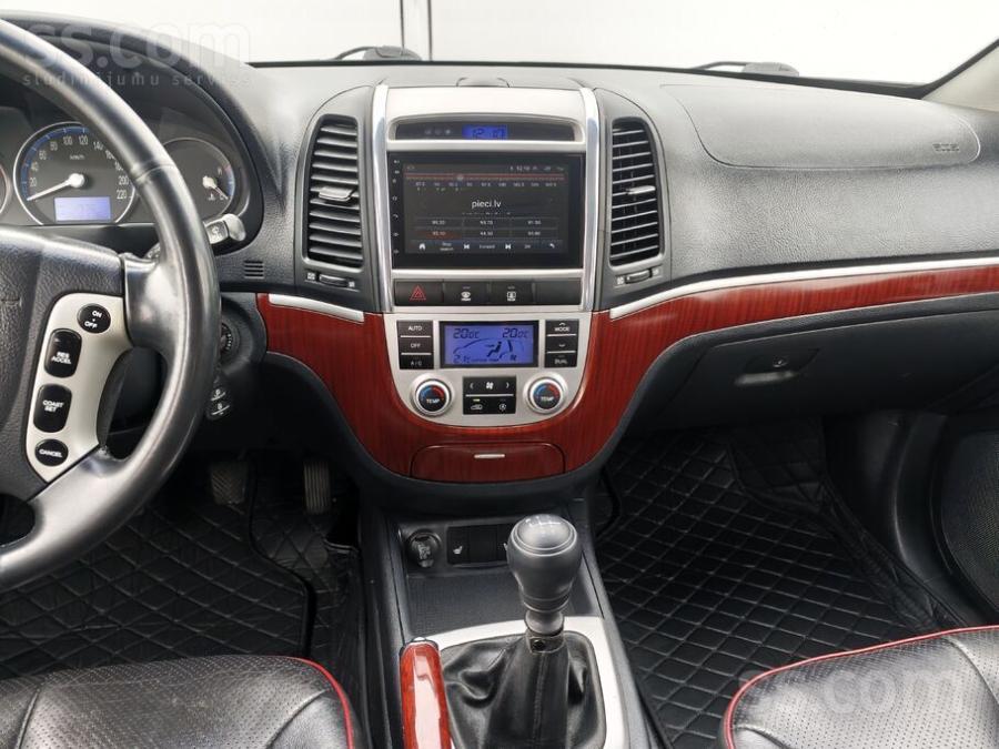 Melns Hyundai Santa Fe 2006 Rīga, ar dzinēja tilpumu 2.20 L un nobraukumu 266 tūkst. km par 3650 €, foto 10 vietnē AUTOMOTO.COM.LV