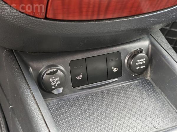 Black Hyundai Santa Fe 2006 in Riga, with an engine capacity of 2.20 L and mileage of 266 thousand km for 3650 €, photo 10 on AUTOMOTO.COM.LV