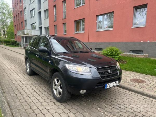 Melns Hyundai Santa Fe 2006 Rīga, ar dzinēja tilpumu 2.20 L un nobraukumu 291 tūkst. km par 2900 €, foto 1 vietnē AUTOMOTO.COM.LV