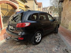 Black Hyundai Santa Fe 2006 in Cesis, with an engine capacity of 2.20 L and mileage of 432 thousand km for 2290 €, photo 7 on AUTOMOTO.COM.LV