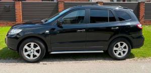 Melns Hyundai Santa Fe 2006 Kauņa, ar dzinēja tilpumu 2.19 L un nobraukumu 251 tūkst. km par 3000 €, foto  vietnē AUTOMOTO.COM.LV