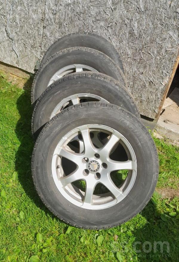 Melns Hyundai Santa Fe 2006 Ventspils, ar dzinēja tilpumu 2.20 L un nobraukumu 281 tūkst. km par 3000 €, foto 9 vietnē AUTOMOTO.COM.LV