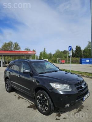 Melns Hyundai Santa Fe 2006 Rīga, ar dzinēja tilpumu 2.20 L un nobraukumu 264 tūkst. km par 3600 €, foto  vietnē AUTOMOTO.COM.LV
