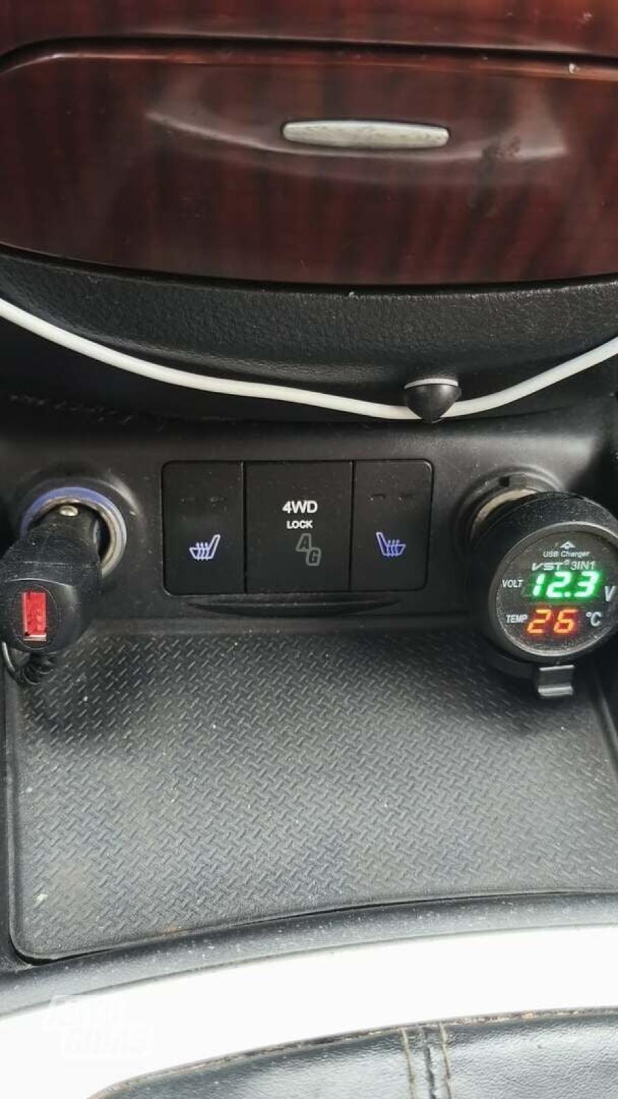 Melns Hyundai Santa Fe 2006 Viļņa, ar dzinēja tilpumu 2.20 L un nobraukumu 256 tūkst. km par 4500 €, foto 6 vietnē AUTOMOTO.COM.LV