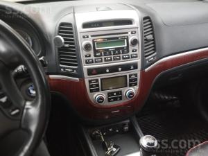 Melns Hyundai Santa Fe 2006 Rīga, ar dzinēja tilpumu 2.20 L un nobraukumu 365 tūkst. km par 3500 €, foto 3 vietnē AUTOMOTO.COM.LV