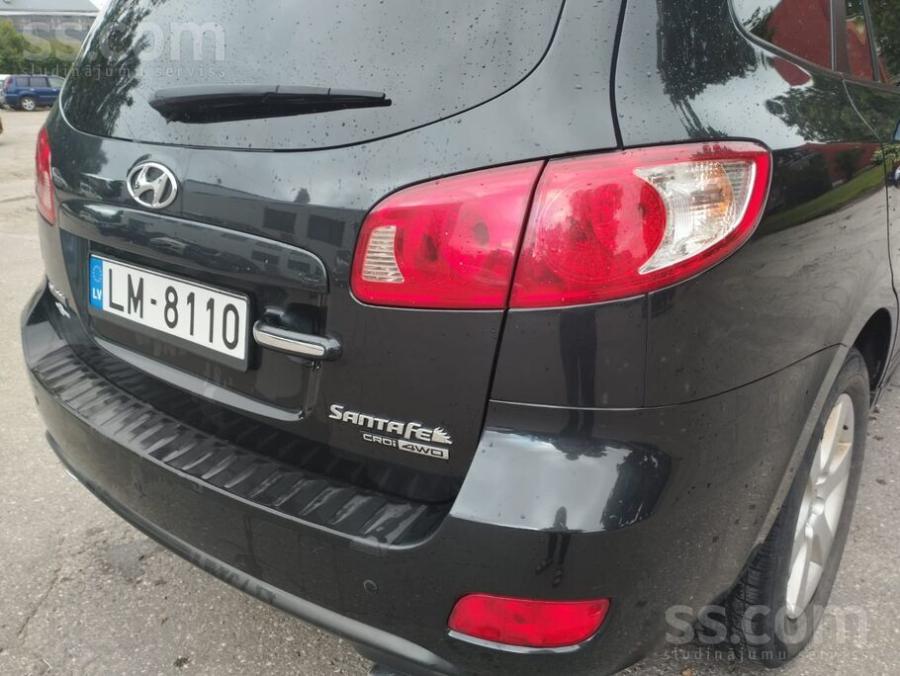 Melns Hyundai Santa Fe 2006 Rīga, ar dzinēja tilpumu 2.20 L un nobraukumu 365 tūkst. km par 3500 €, foto 7 vietnē AUTOMOTO.COM.LV