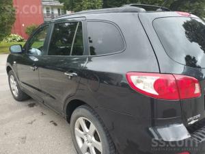 Melns Hyundai Santa Fe 2006 Rīga, ar dzinēja tilpumu 2.20 L un nobraukumu 365 tūkst. km par 3500 €, foto 11 vietnē AUTOMOTO.COM.LV
